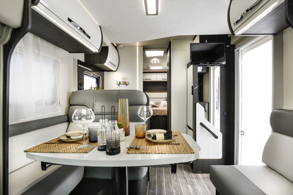 Roller Team Zefiro 696 Ford Motorhome | Specs & Layout