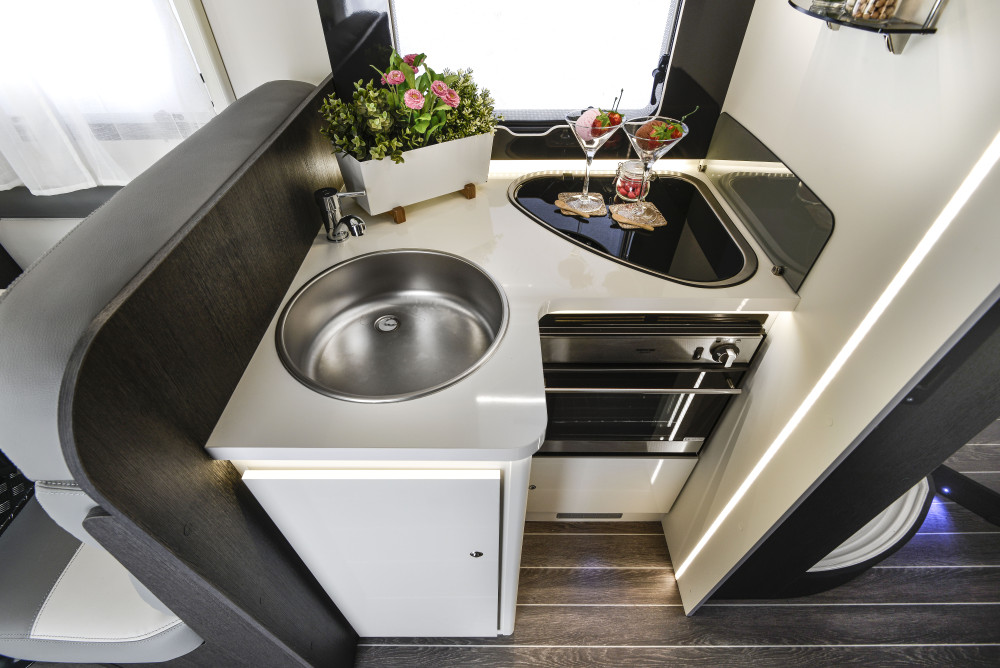 Roller Team Zefiro 696 Ford Motorhome | Specs & Layout