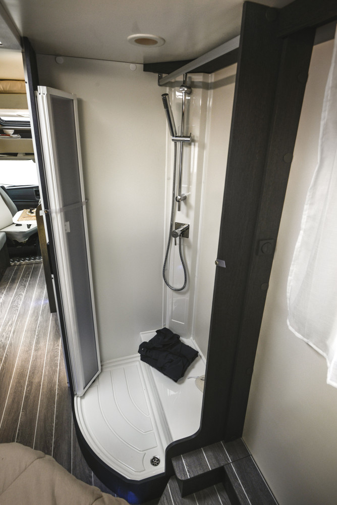 Roller Team Zefiro 696 Ford Motorhome | Specs & Layout