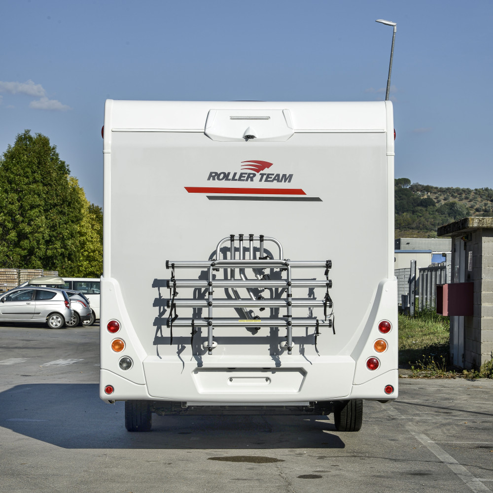 Roller Team Zefiro 685 Ford Motorhome | Specs & Layout