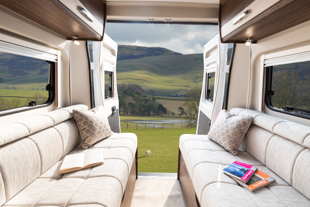 Compass Avantgarde CV40