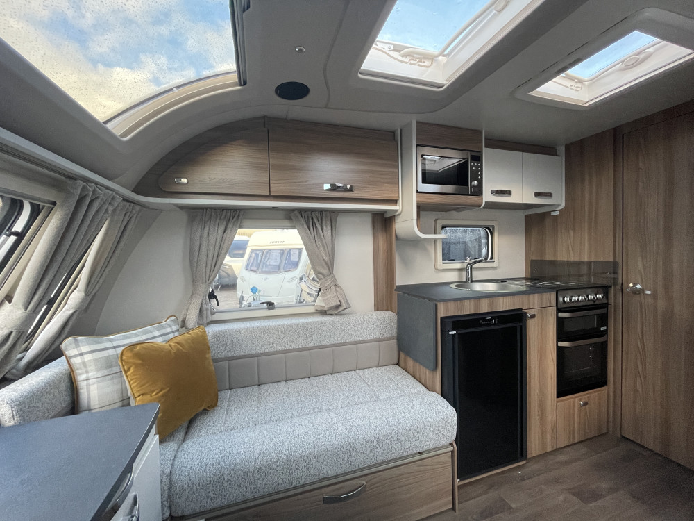 Swift Fairway 470