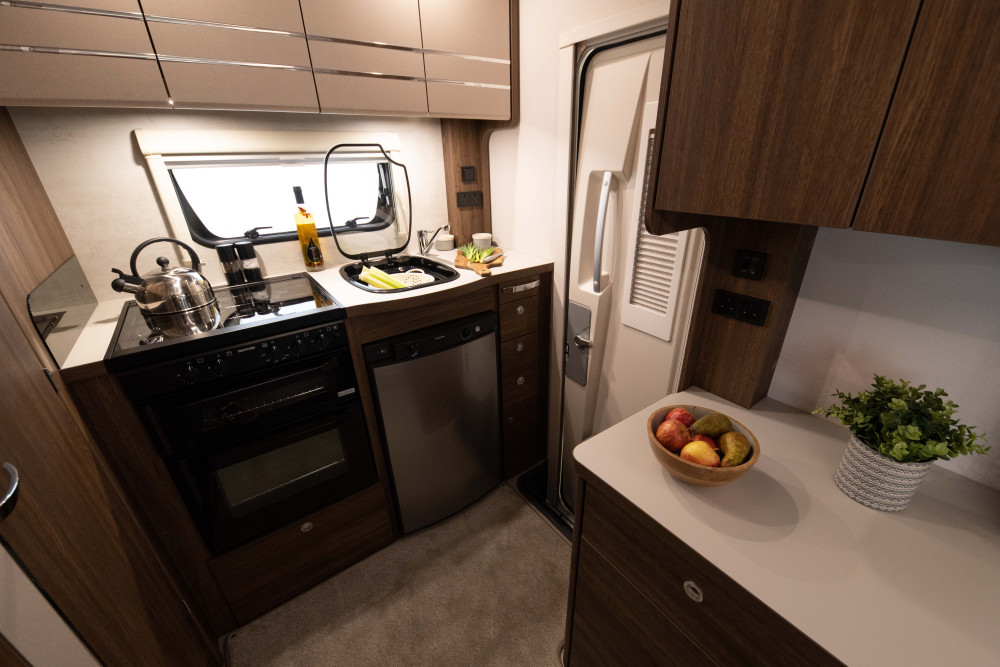 Compass Avantgarde 115 Peugeot | 2-Berth Motorhome