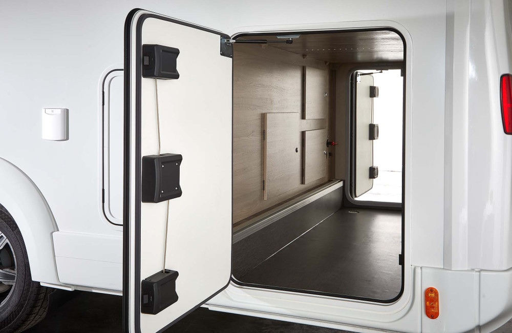 Discover the Coachman Travel Master TM 545 Mercedes 2024 - Ultimate ...