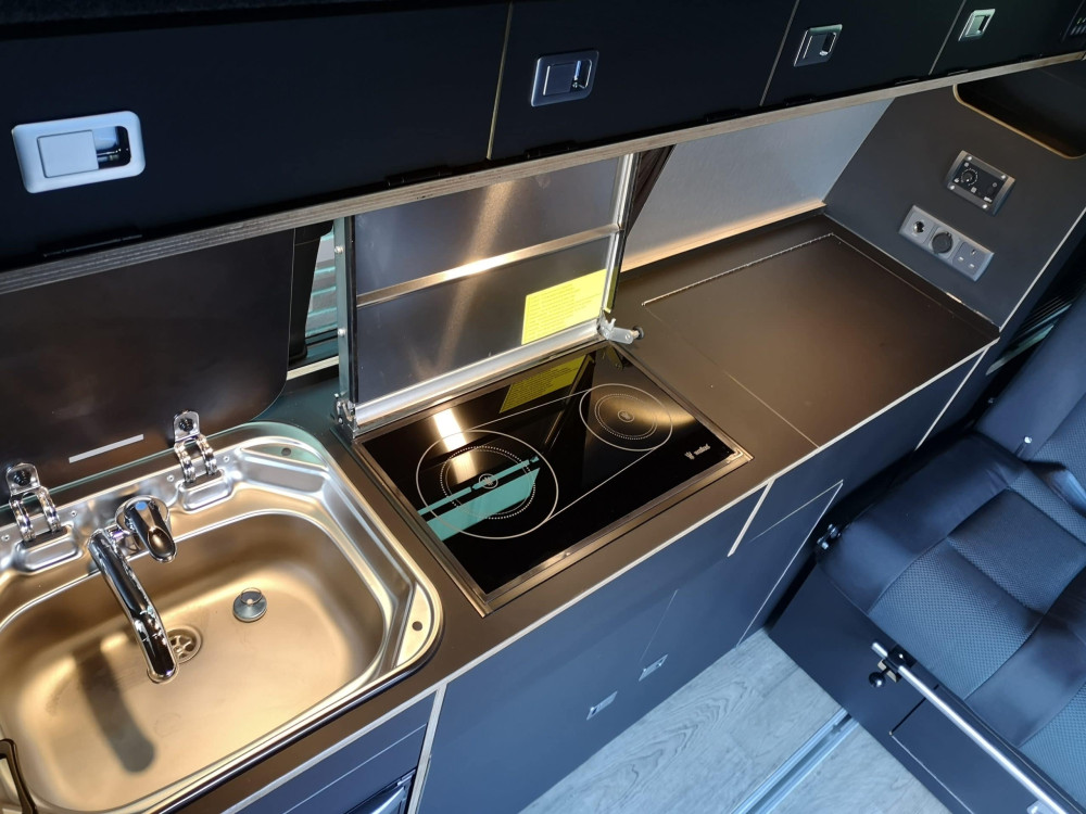 Volkswagen Transporter Elements Edition LWB T6.1 Highline T30 VW