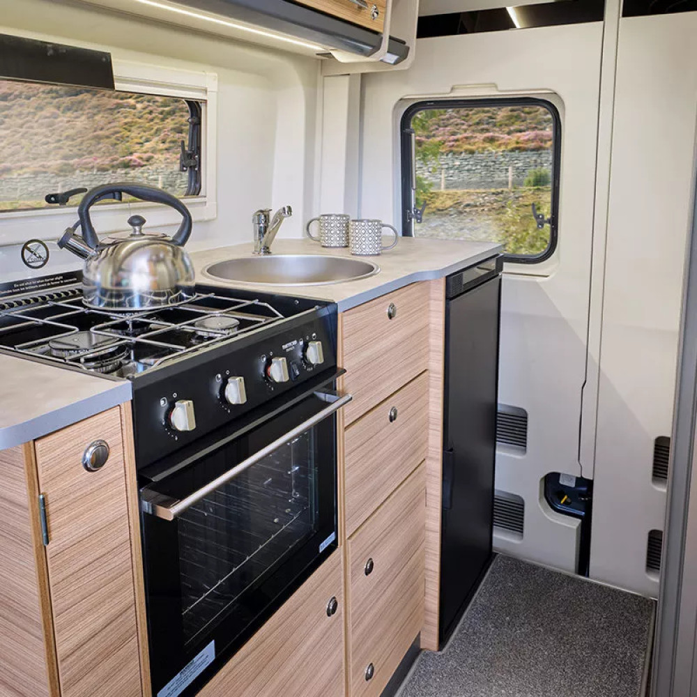Discover the Bailey Endeavour B64 Ford 2024 - Luxury Campervan for ...